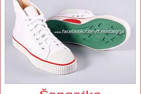 Bile su to široko rasprostranjene, jeftine, izdržljive, bijele platnene ...