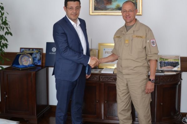 Ministar Čampara primio komandanta EUFOR-a general-majora Martina ...