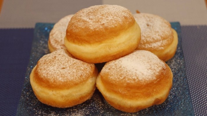 RECEPT ZA KROFNE NA KOJIMA BI VAM I PEKARI POZAVIDJELI: Mekane, sočne i vazdušaste (RECEPT ...