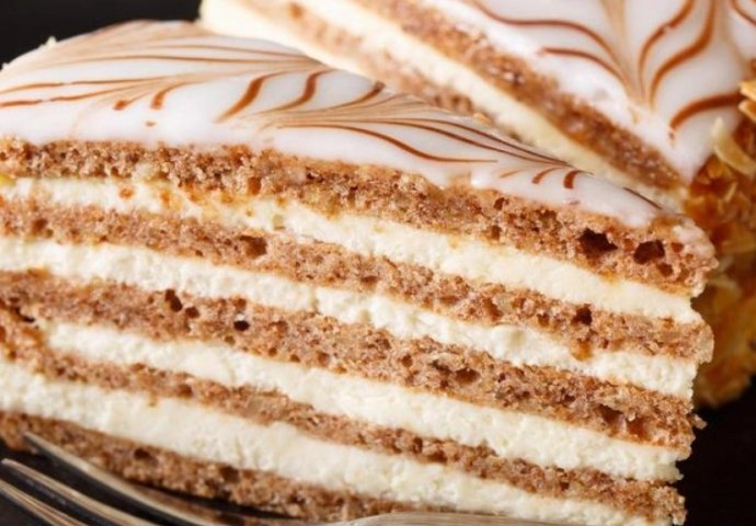 SOČNA, NJEŽNA, JEFTINA: Neprevaziđena Bijela torta, nezaobilazna ...